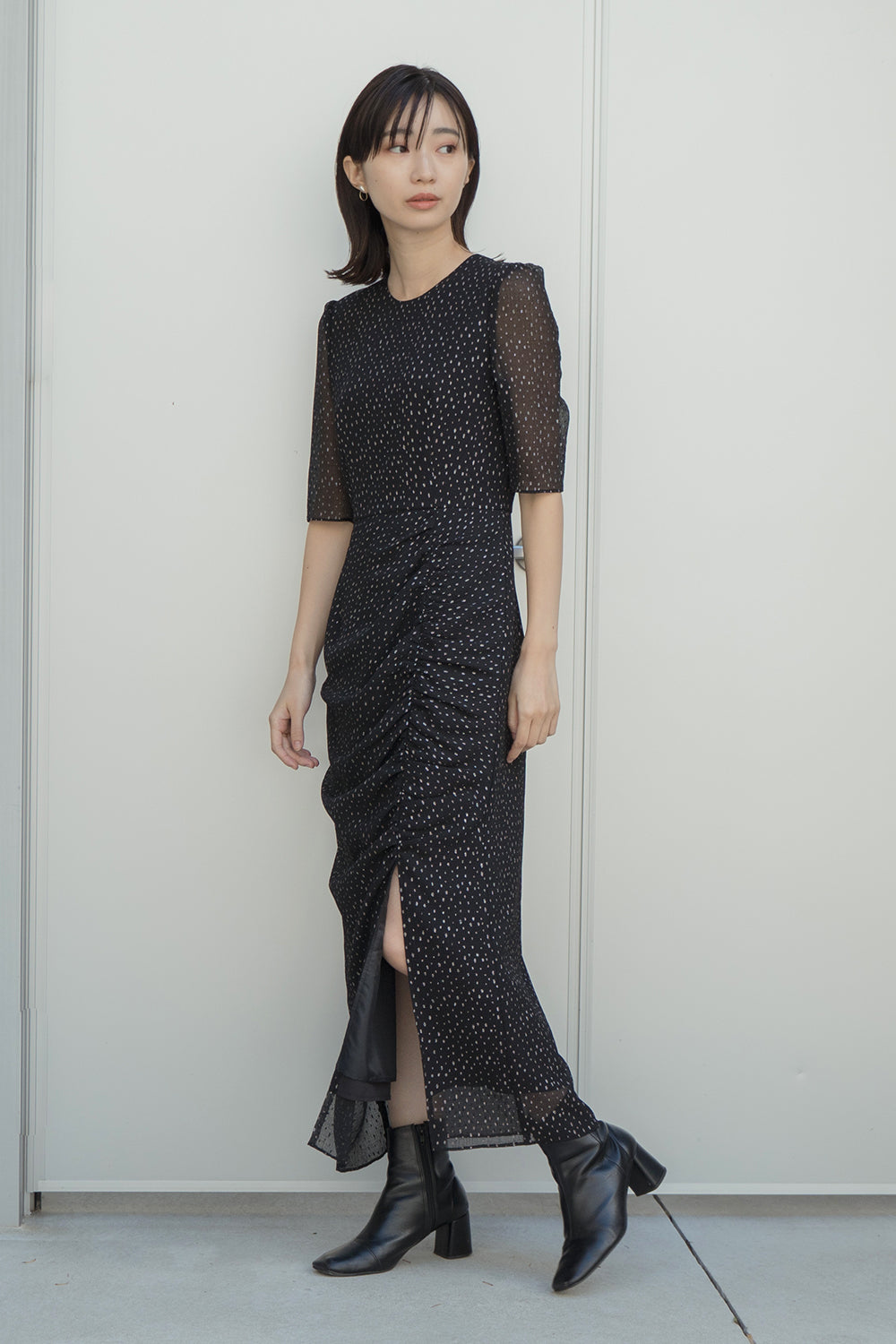 kaene公式オンラインストア ラメドビースリットドレス / 100827 結婚式パーティーワンピース